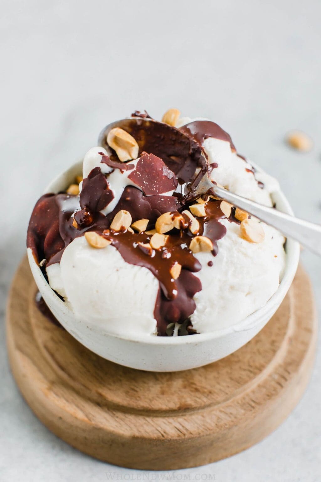 Sugar-Free Chocolate Magic Shell Recipe (3 Ingredients, Keto)